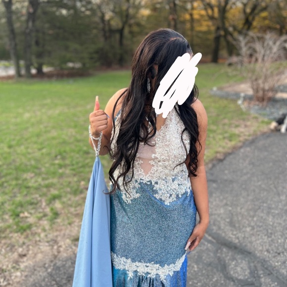 Dresses | Im Selling My Prom Dress Its Backless In The Back | Poshmark